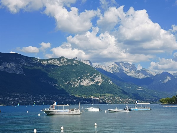 Lake Annecy (Lac d'Annecy) | ElaKiri