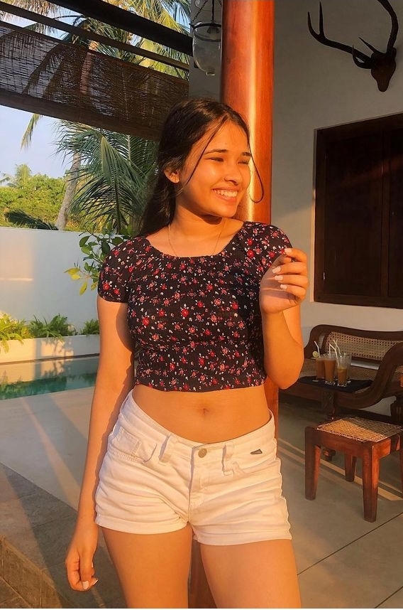 Shiny Nethicumara ගෙ පෑන්ටිය බලන්න එන්න 🤤 | ElaKiri